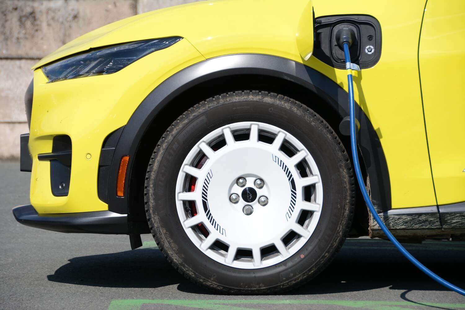 UK Government cuts EV charging red tape